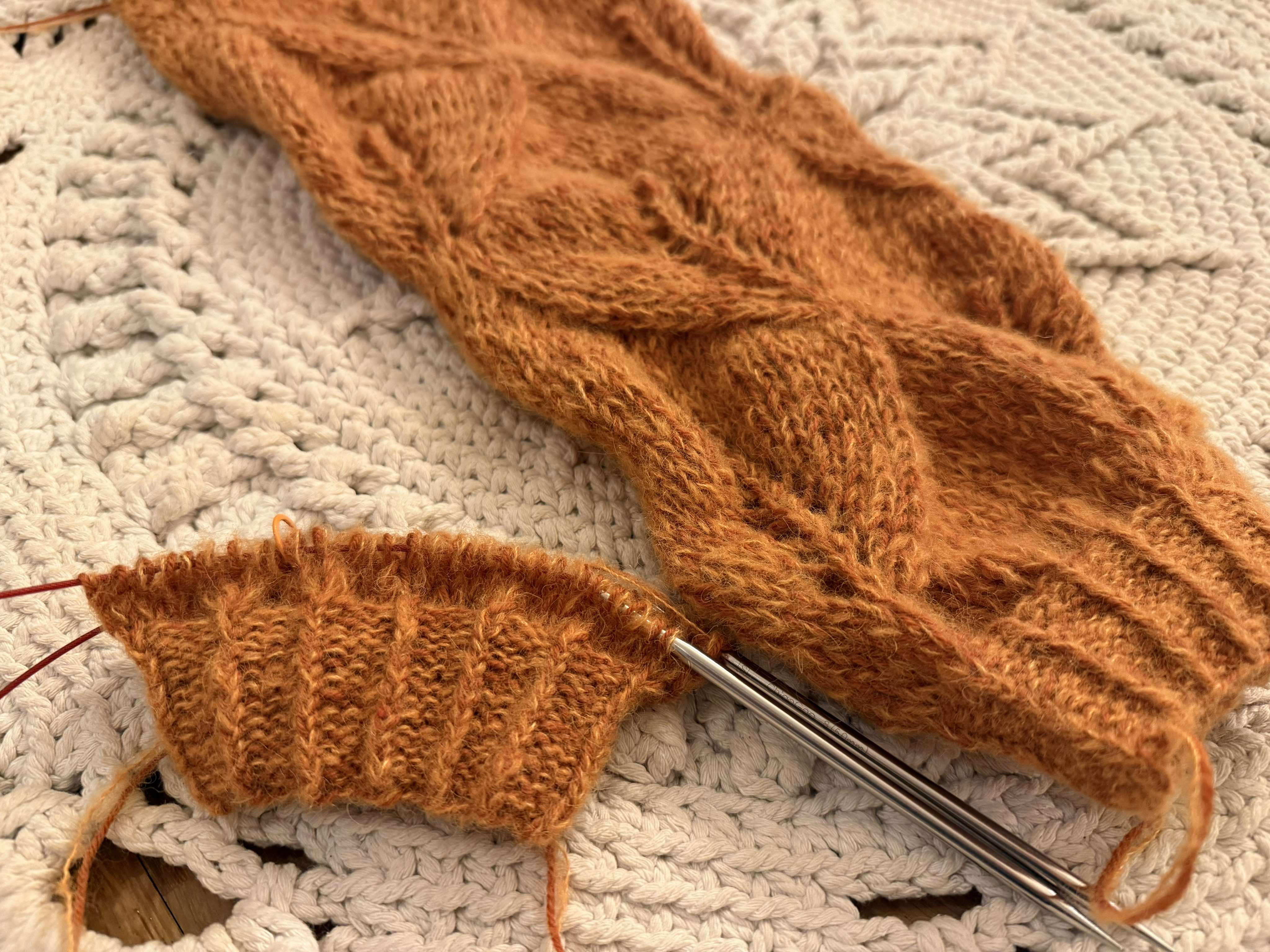 October Day Sweater – Tiitun Labra